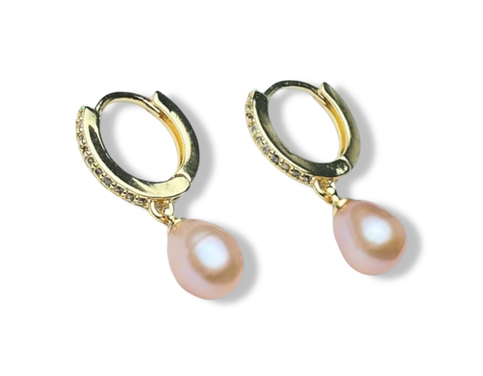 ARETE HUGGIE PERLA GOTA ROSA CIRCONIAS DORADO – LaPerlaJoyerias